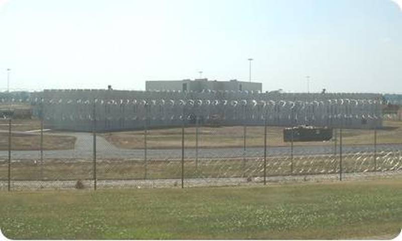 Pontiac Correctional Center has first staffer test positive for COVID ...