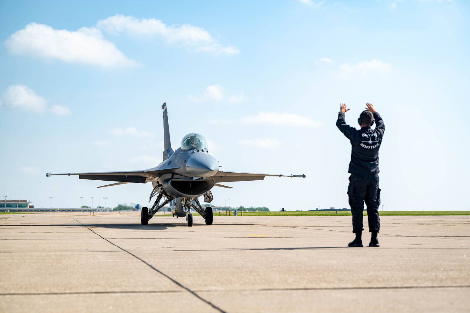 Photos: F-16 Viper Demo aircraft arrive in Peru – Shaw Local