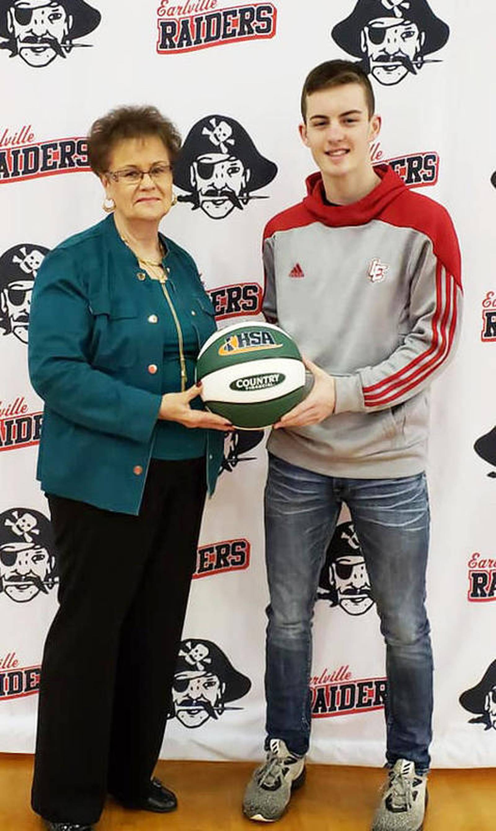 Sharpshooter Larkin recognized – Shaw Local
