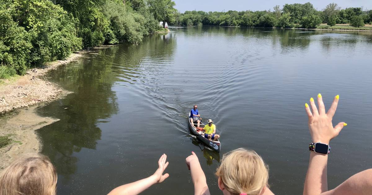 Hundreds paddle the Fox River through Kane County in annual canoe and ...