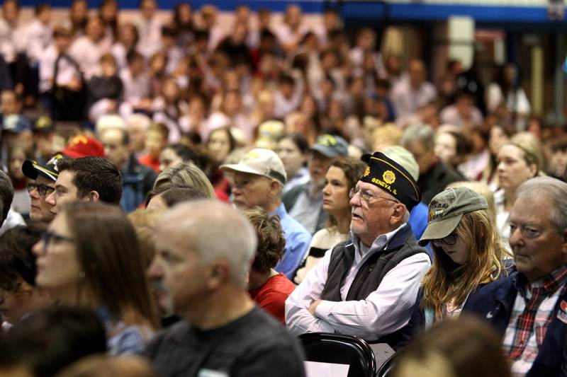 Geneva middle school honors vets on Veterans Day – Shaw Local