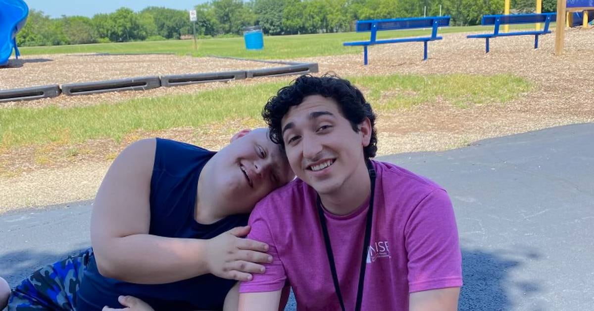 Crystal Lake South grad, Chicago theater award nominee, using talent to ...