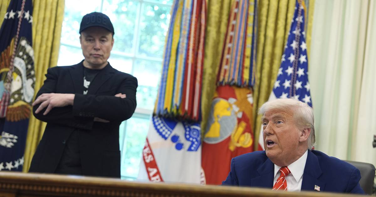 Trump threatens to cut Musk’s government contracts as their public feud ...