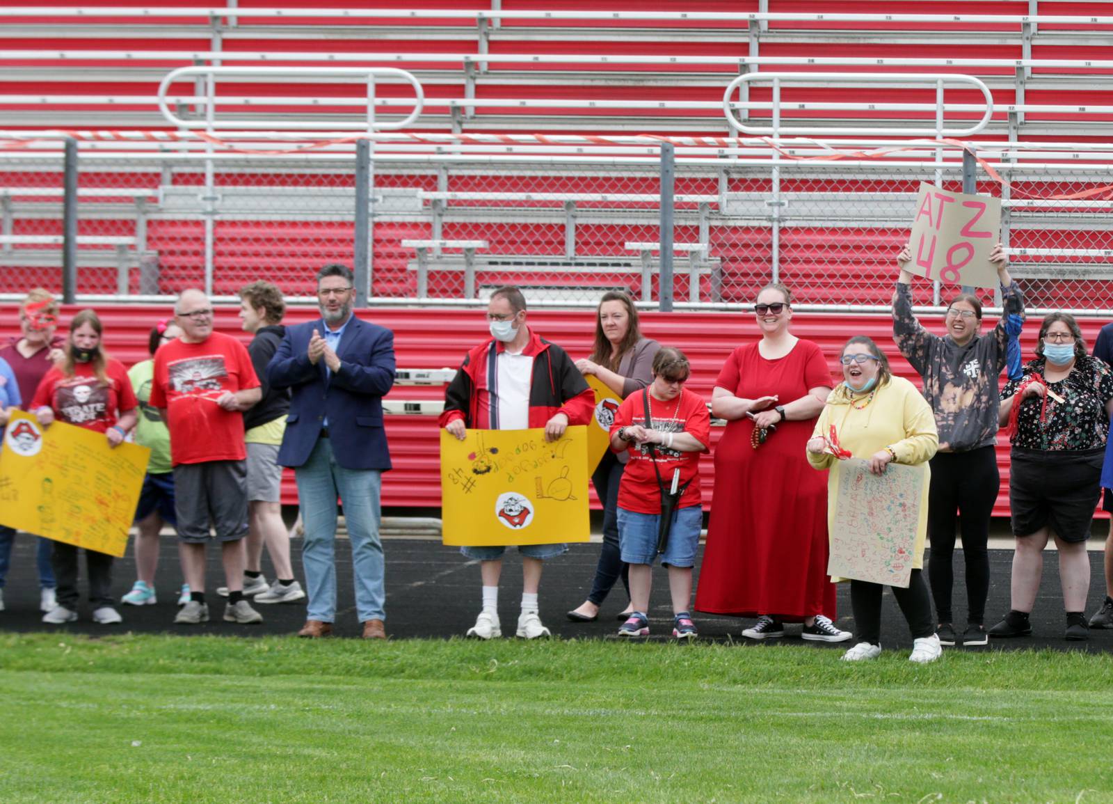 Photos: Ottawa Pirate fan scores an unforgettable touchdown – Shaw Local