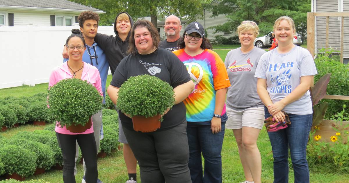 Mum sale in Princeton raises $1,400 for community charities – Shaw Local