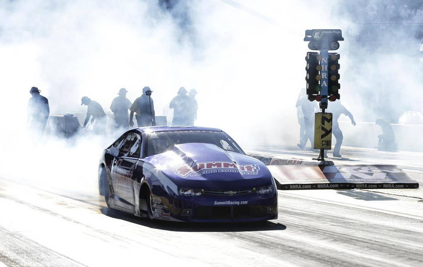 Route 66 Raceway in Joliet gives NHRA fans inside access, sensory ...
