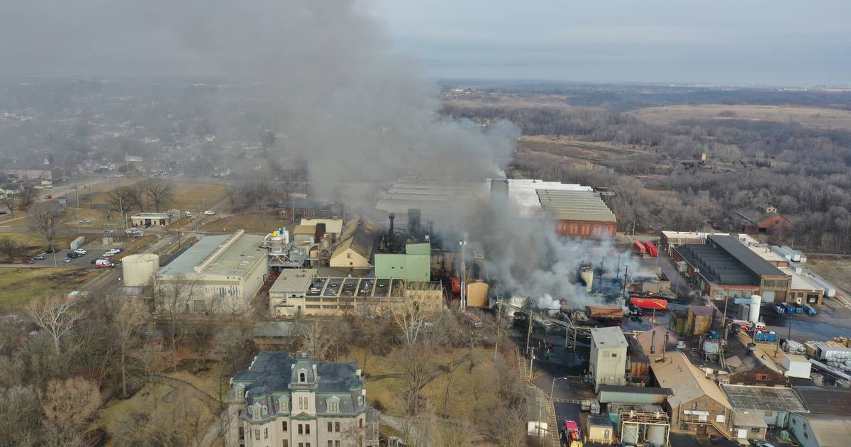 Photos: Fire breaks out at Carus Chemical Company in La Salle – Shaw Local