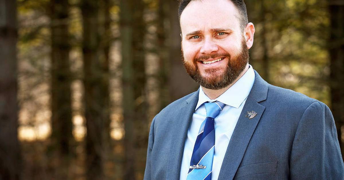 Deputy coroner Jason Patt dedicates time to child seat safety – Shaw Local