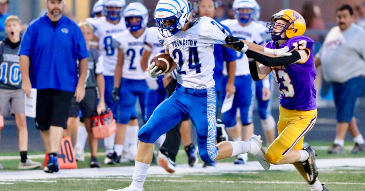 Photos: Princeton at Mendota football – Shaw Local