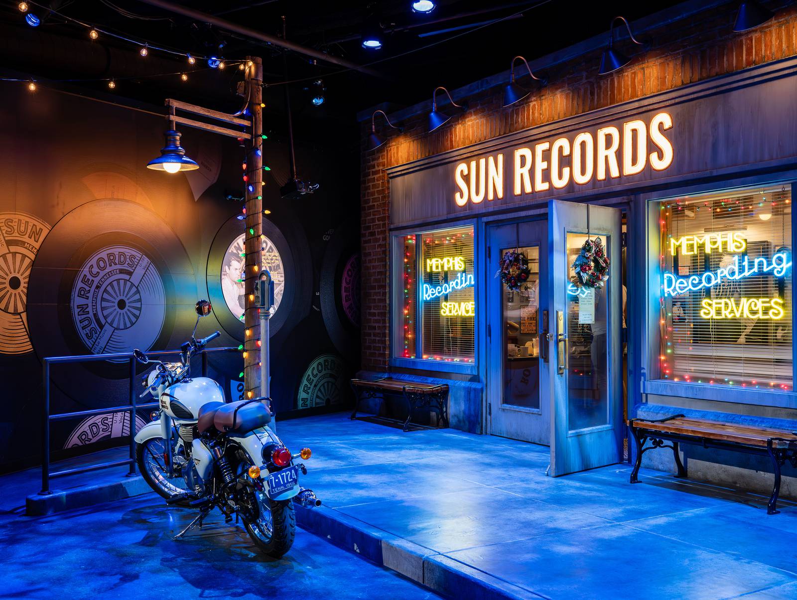 ‘Million Dollar Quartet’ transports audiences back in time to 1950s ...