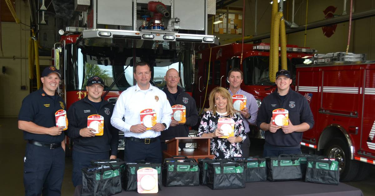 Dixon Fire Department receives 100 10-year smoke detectors – Shaw Local