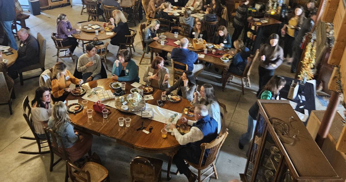 Roberts Family Farm in Sandwich welcomes Grammy-winning artist Sept. 27 ...