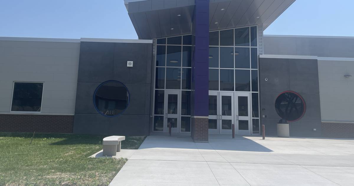 DeKalb District 428 to close on new elementary school building ahead of ...