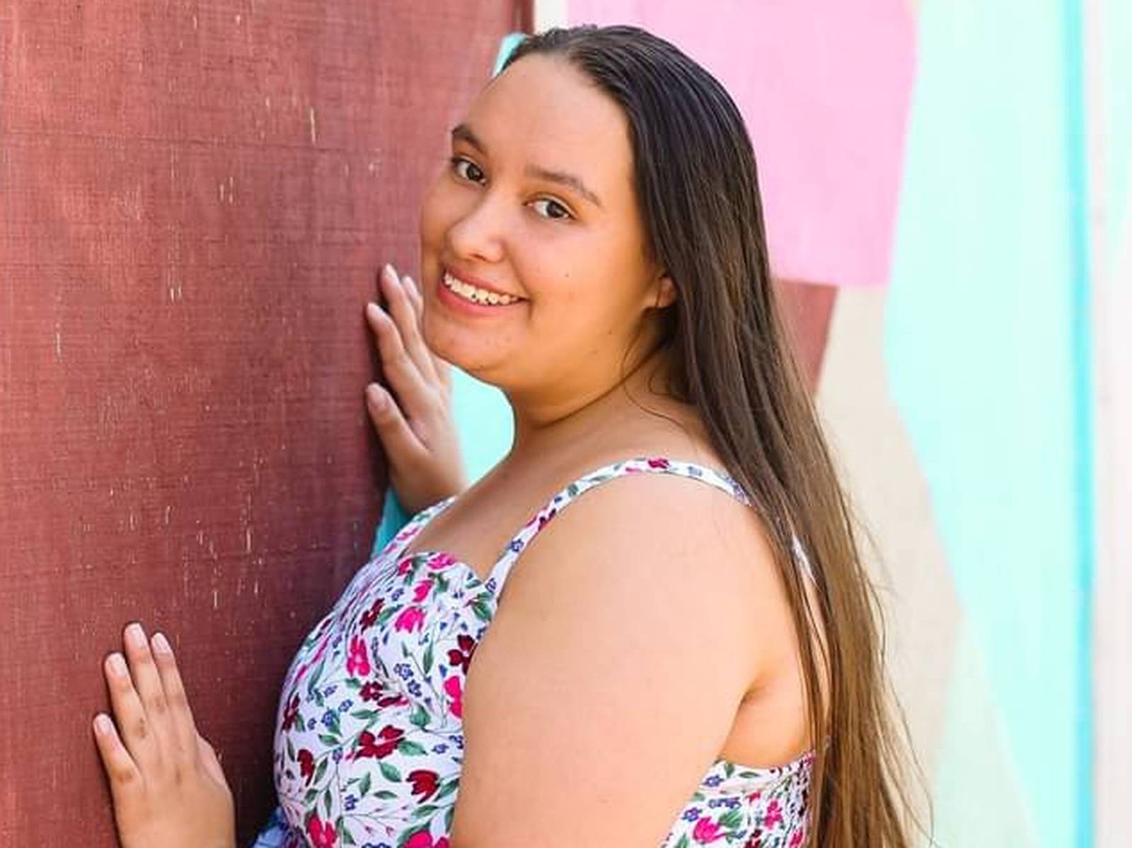 Senior Spotlight>Jasmine Valadez-Castaneda (Hall High School) – Shaw Local