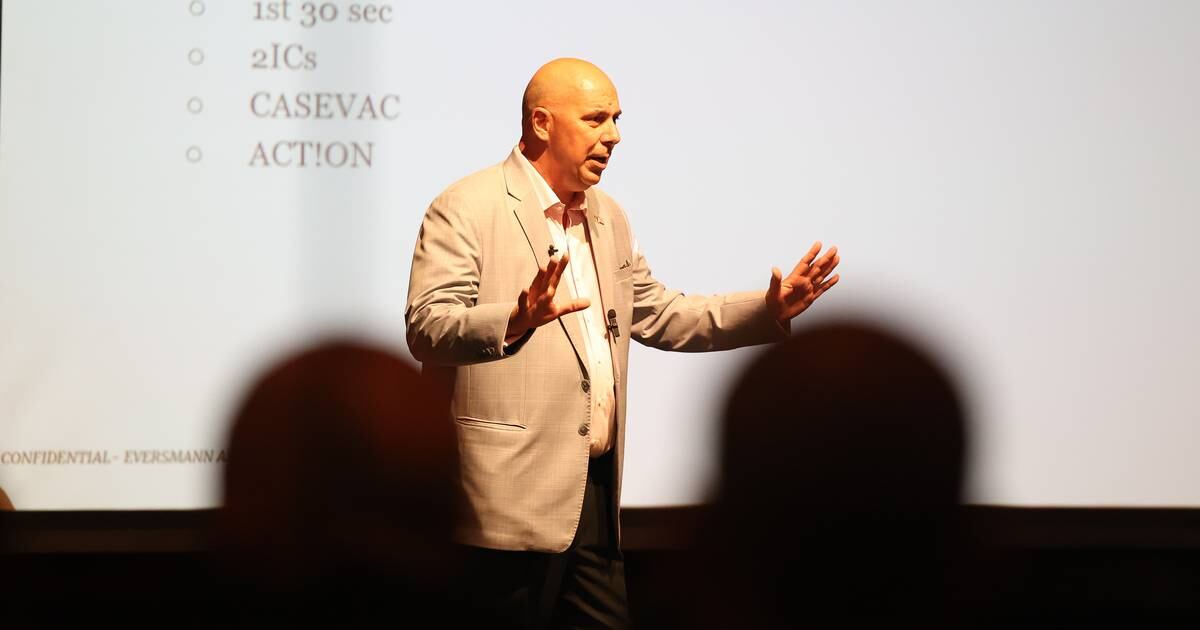 Photos: Retired First Sergeant Matt Eversmann in Joliet – Shaw Local