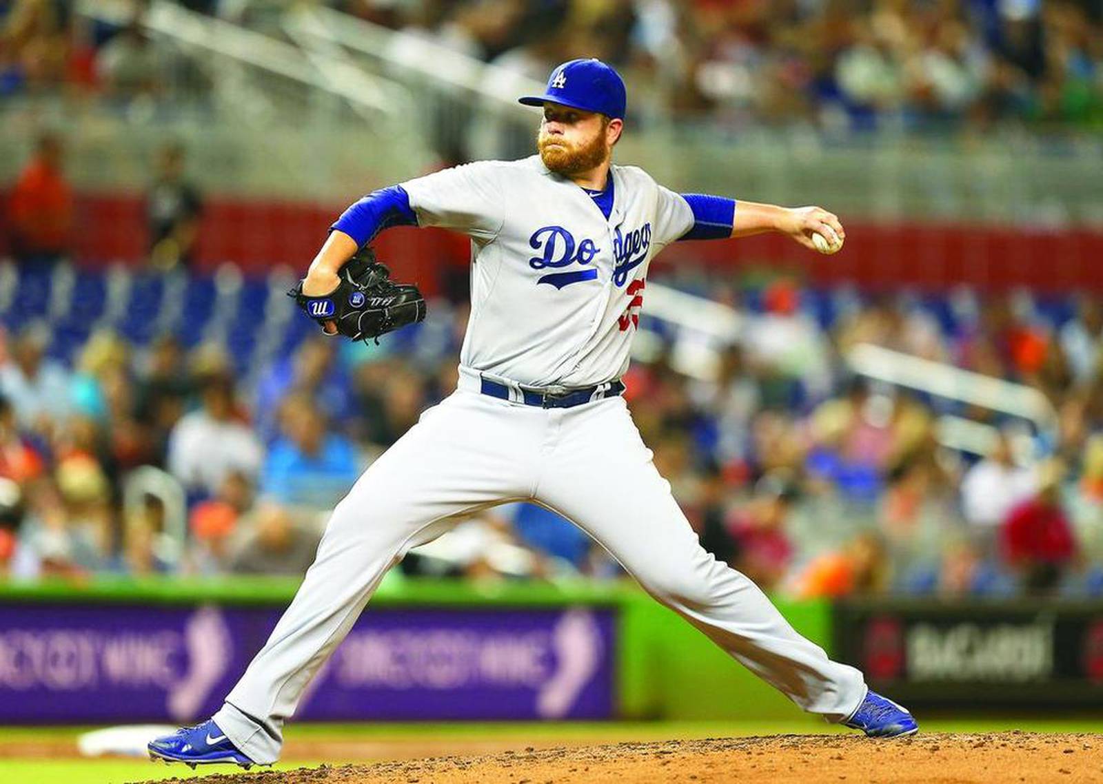 MLB: Cubs pitcher Brett Anderson lets his personality come out on ...