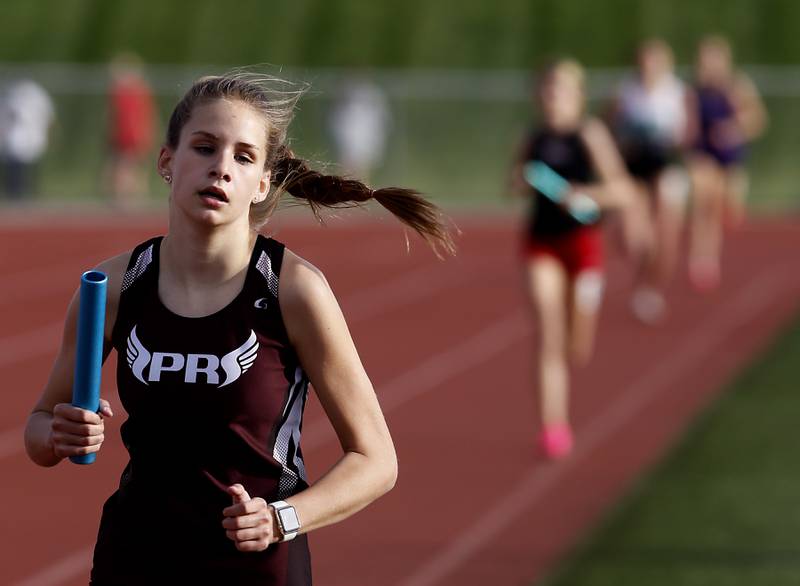 Photos: Fox Valley Conference Girls Track and Field Meet – Shaw Local