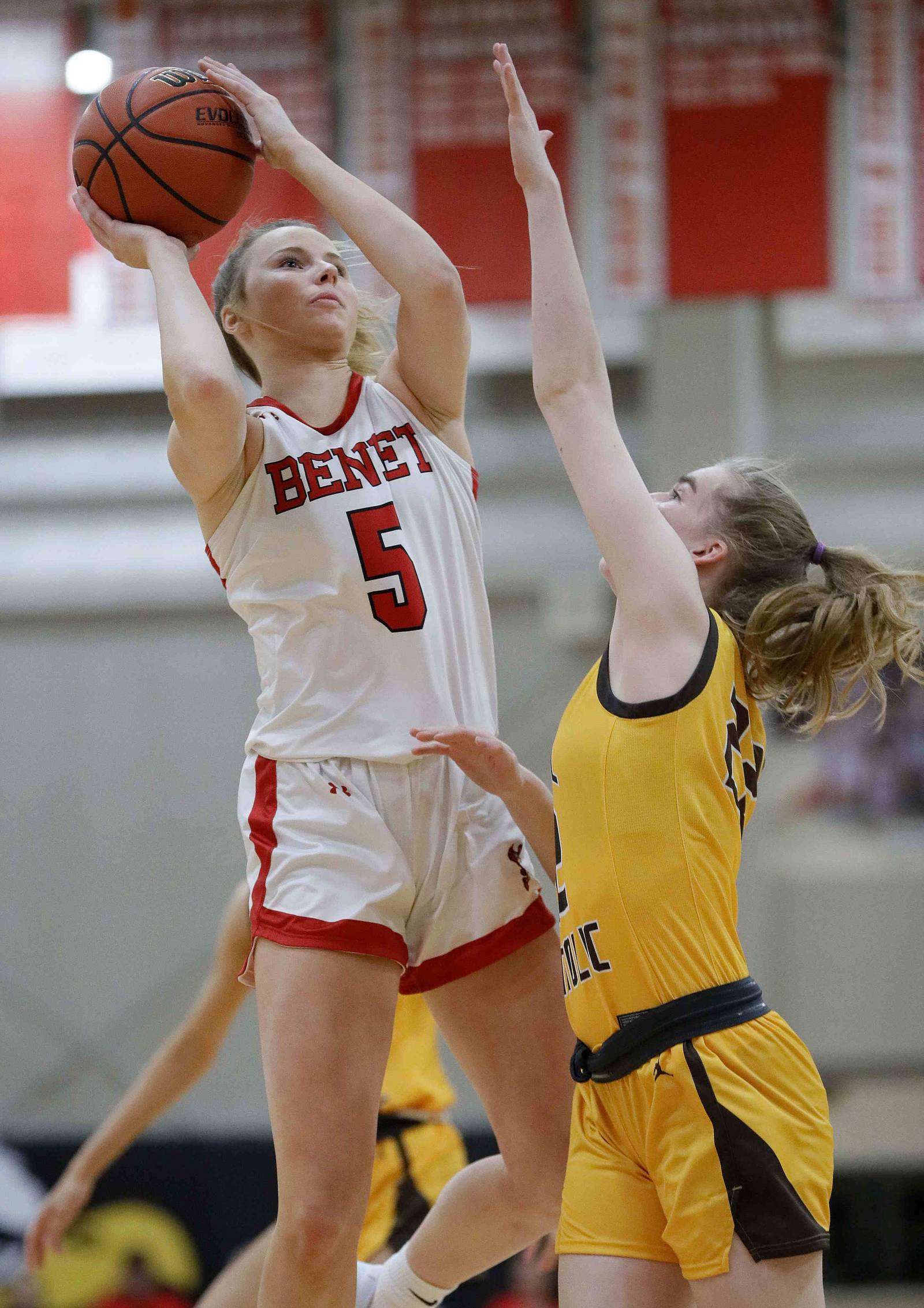 Girls Basketball: Lenee Beaumont puts on early show, leads Benet past ...