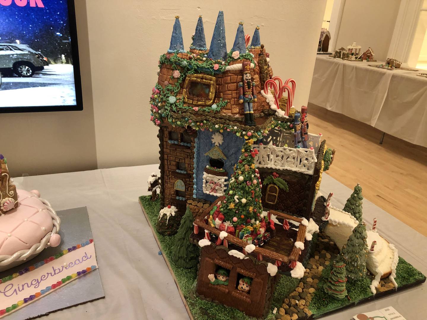 Still time to view sweet treats at Woodstock’s annual Gingerbread House ...