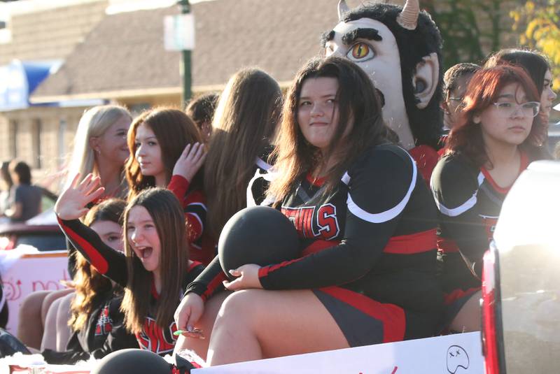 Photos: Hall celebrates homecoming week with parade – Shaw Local