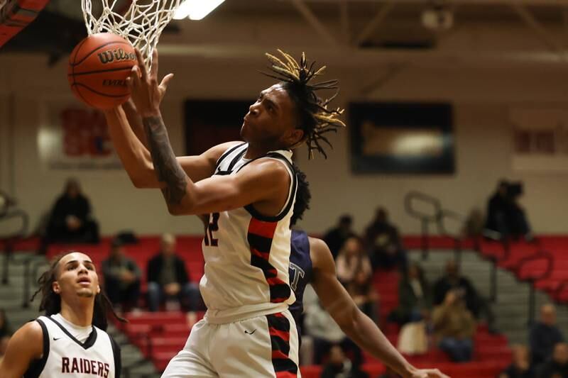 Photos: Oswego East vs. Bolingbrook Boys Basketball – Shaw Local