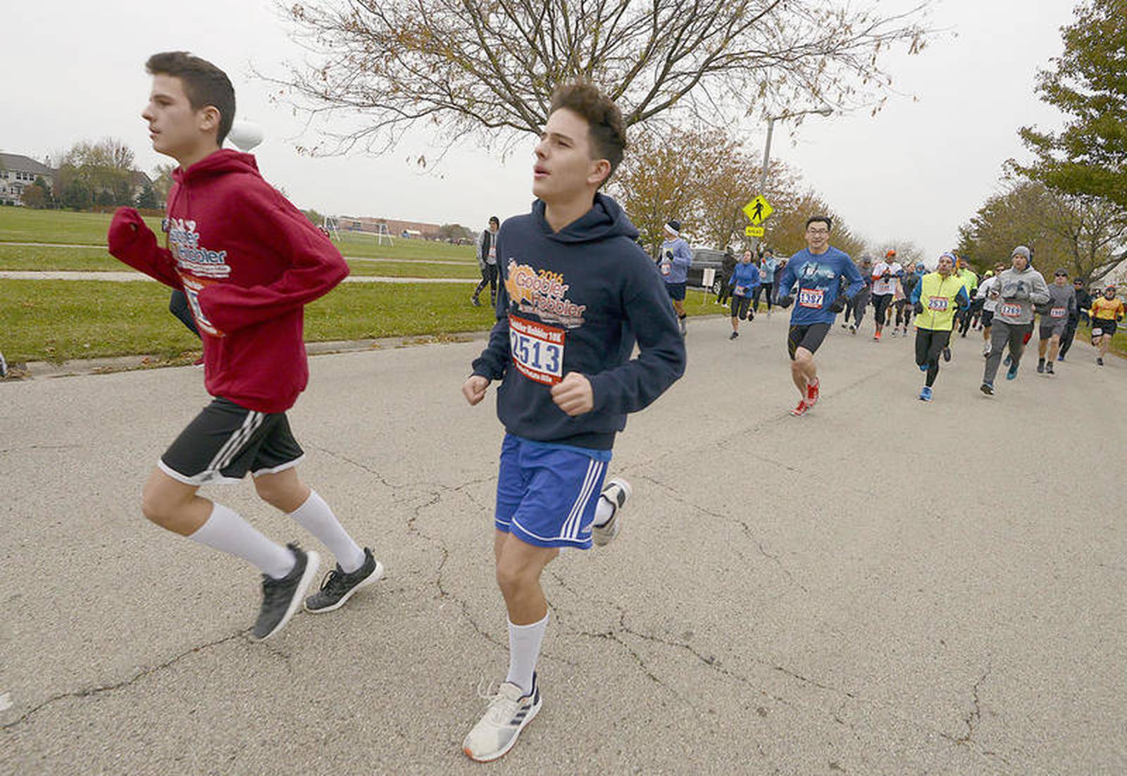 Oswego police issue traffic alert for Sunday’s Gobbler Hobbler 10K Run ...