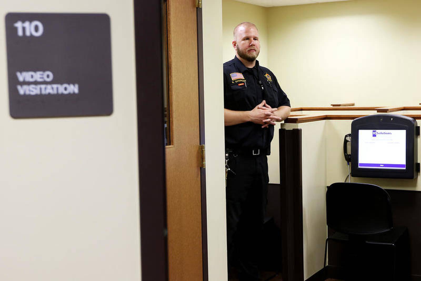 McHenry County Jail offers free weekly video visitations – Shaw Local