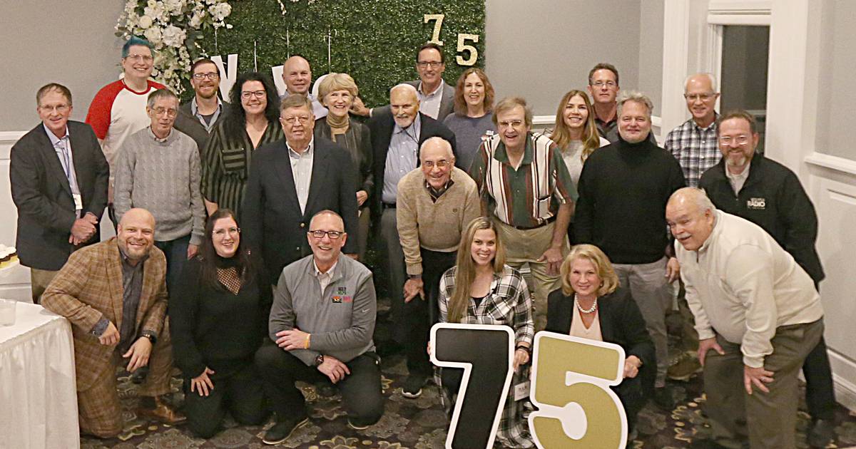 Photos: WLPO radio celebrates 75 years – Shaw Local