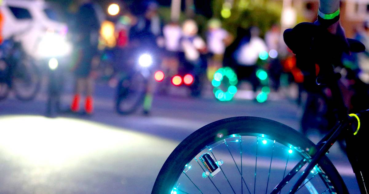 Photos: Night Owl Bike Ride for Raue Center – Shaw Local