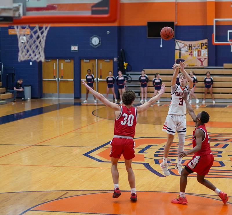 Photos: Oswego vs. Yorkville boys basketball – Shaw Local