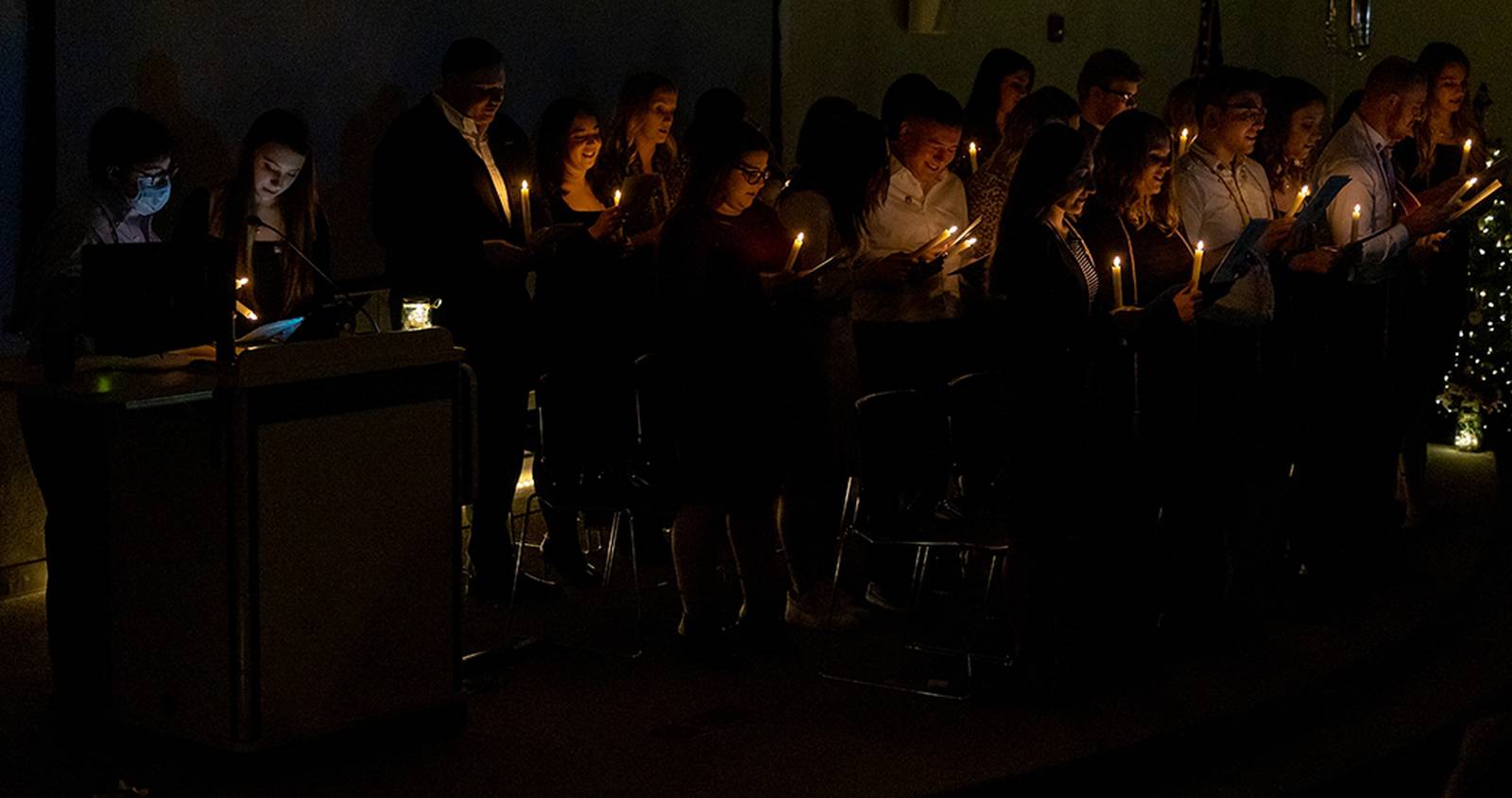 Kishwaukee College recognizes 26 nursing students during pinning ceremony – Shaw Local