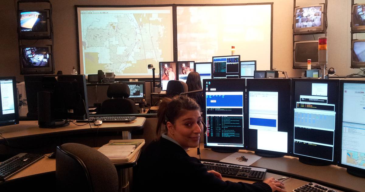 911 dispatcher job: Remain calm no matter what – Shaw Local