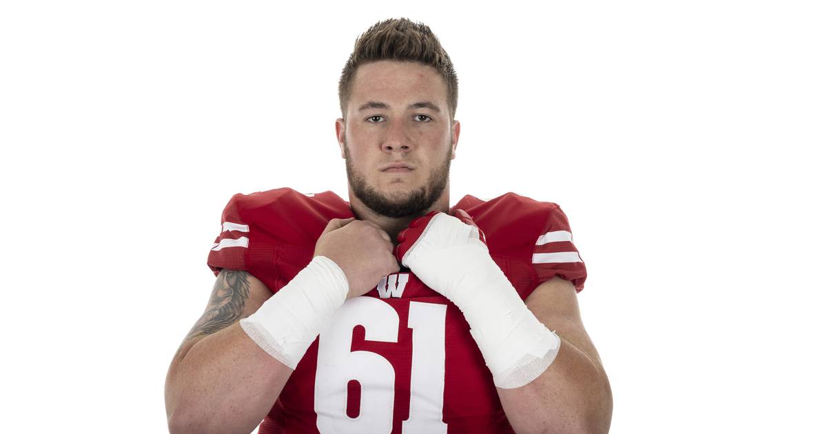 Former St. Charles East OL Dylan Barrett enters transfer portal – Shaw ...