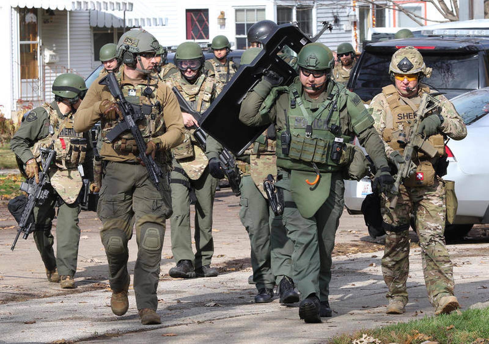 DeKalb County sheriff clarifies criteria on SWAT team deployment – Shaw ...