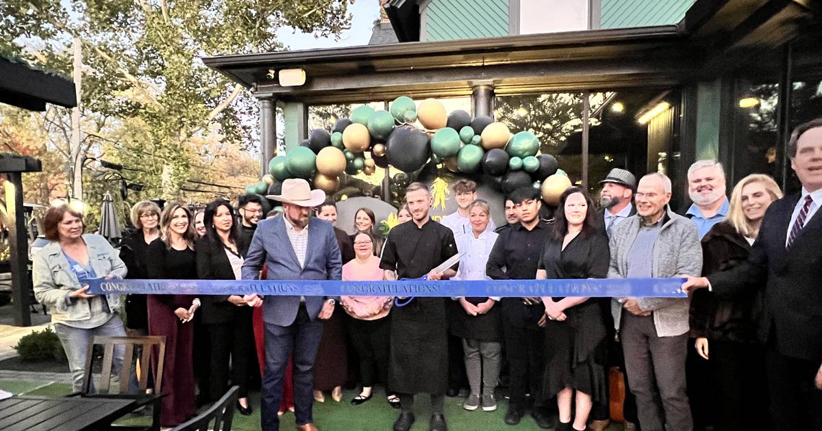 Ribbon-cutting ceremonies for Mandrake, Altiro restaurants in Geneva ...