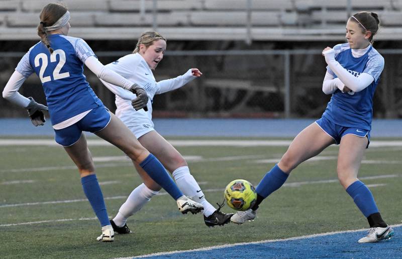 Girls soccer: St. Charles North, Wheaton North play to 1-1 tie in ...