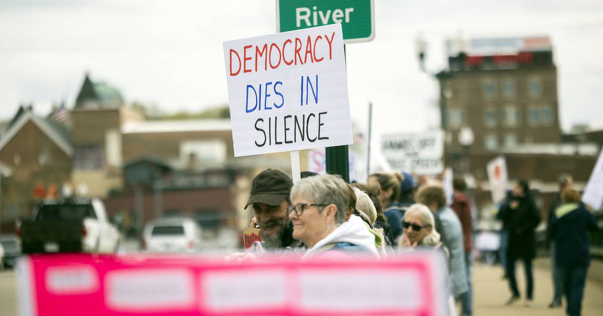 Photos: Hands Off rally in Dixon – Shaw Local