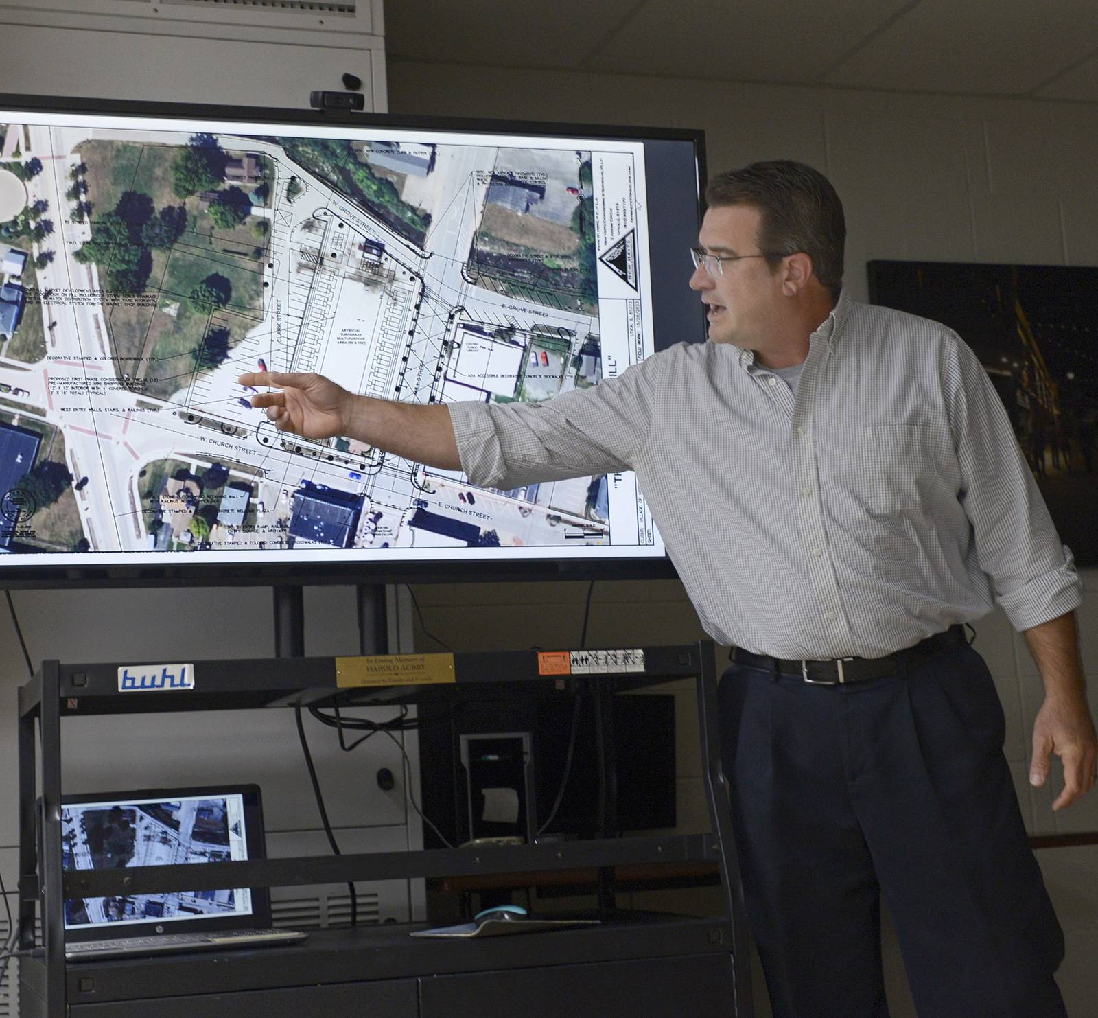 Utica retail plaza gets thumbs-up – Shaw Local