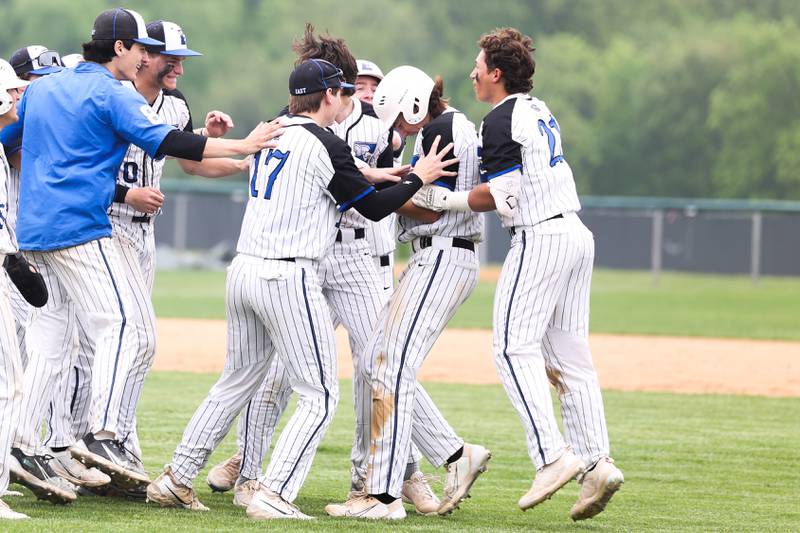 Photos: Libertyville vs. Lincoln-Way East Baseball – Shaw Local