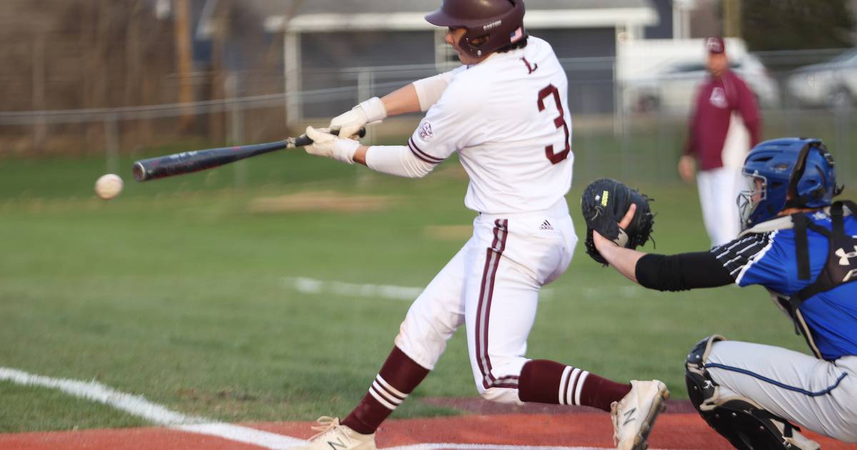 Photos: Lincoln-Way East vs. Lockport baseball – Shaw Local