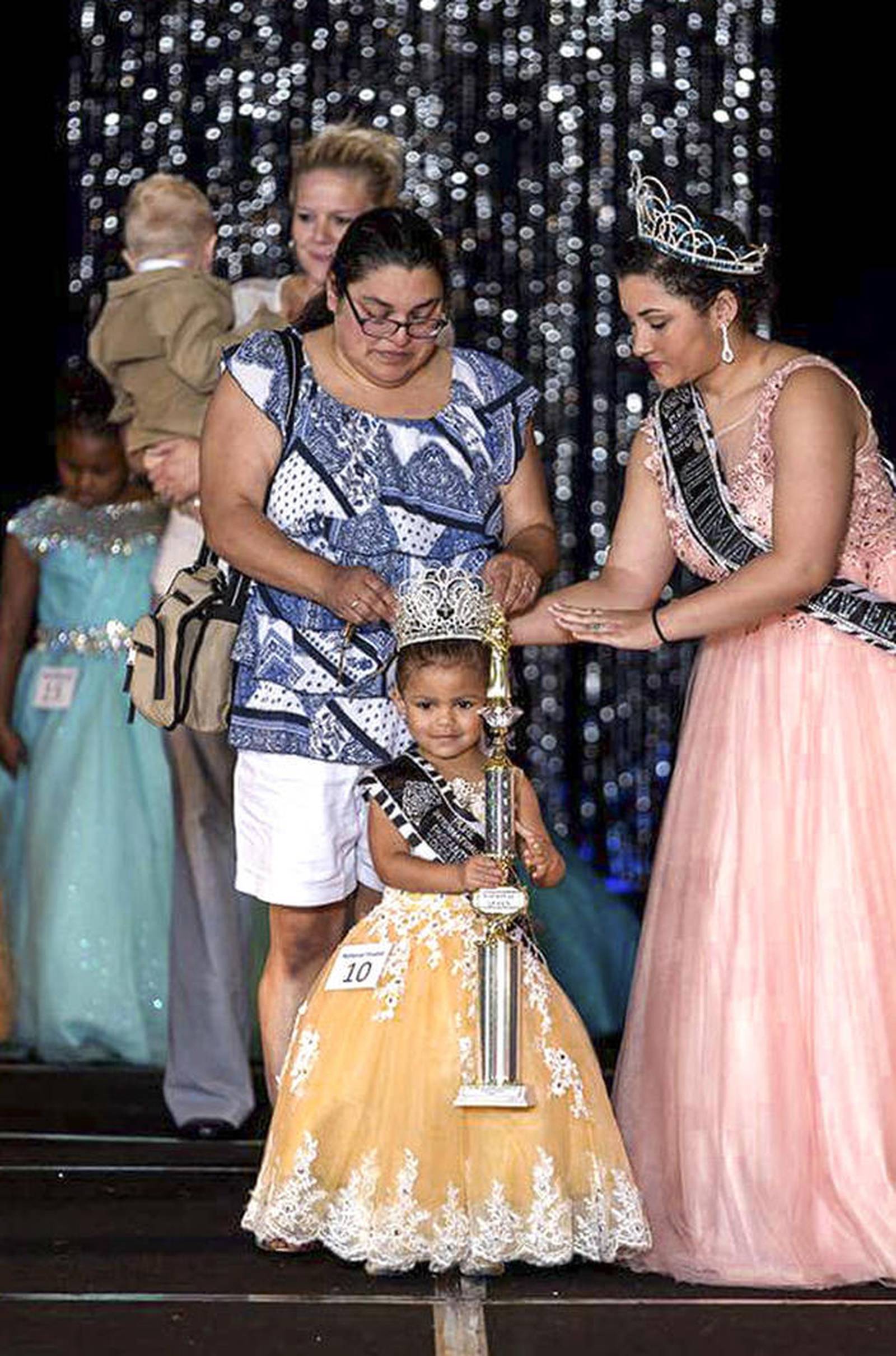 Joliet preschooler is winning pageant titles – Shaw Local