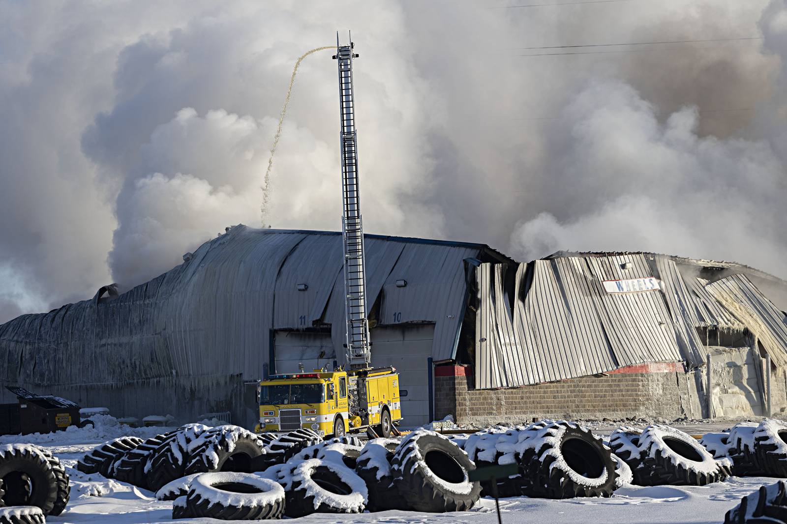 Photos: Fire at Moore Tires in Rock Falls – Shaw Local
