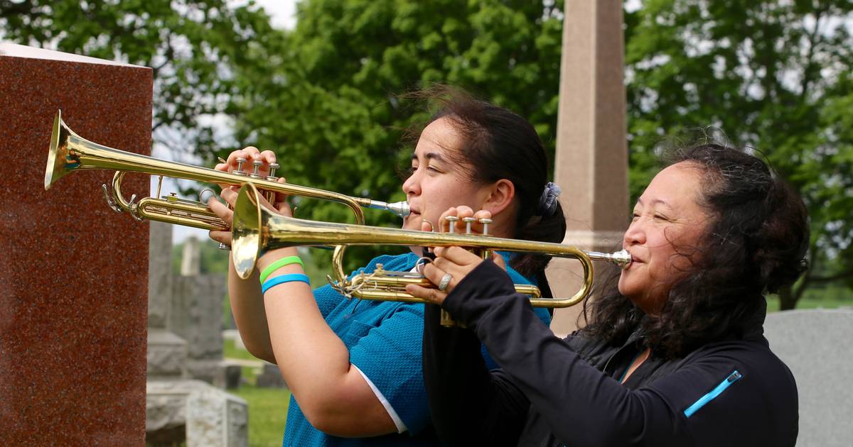 Elburn community honors those who served with Memorial Day parade and ...