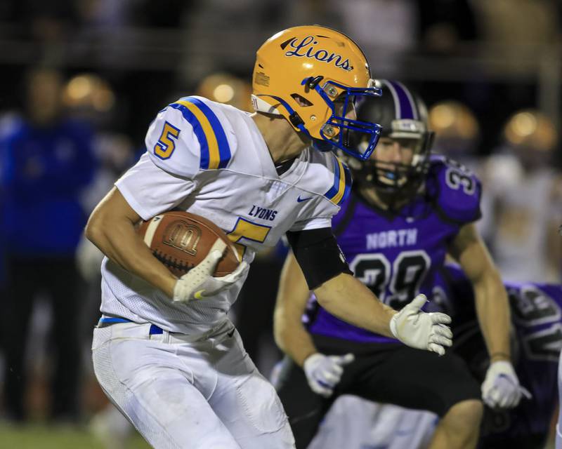 Photos: Downers Grove North vs. Lyons Township Football – Shaw Local