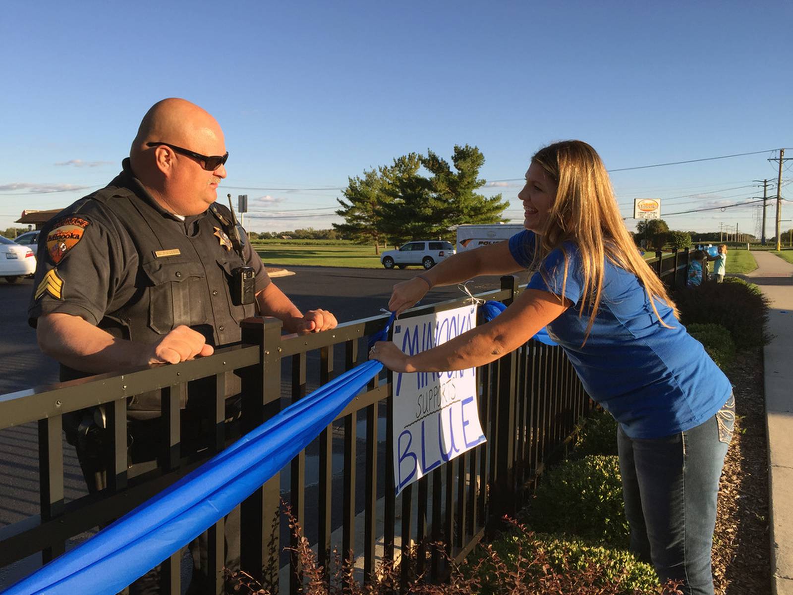 Minooka 'painted blue' over weekend in show of support for police ...