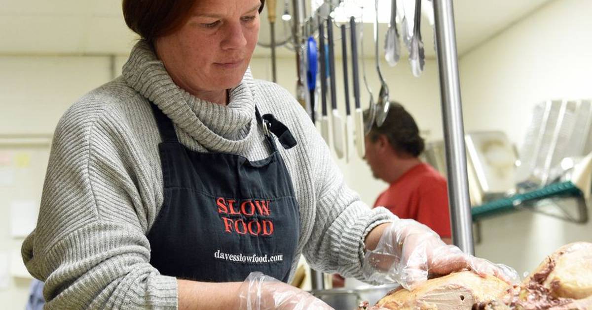 ‘Food can heal’: Volunteers provide Thanksgiving meal for jail ...