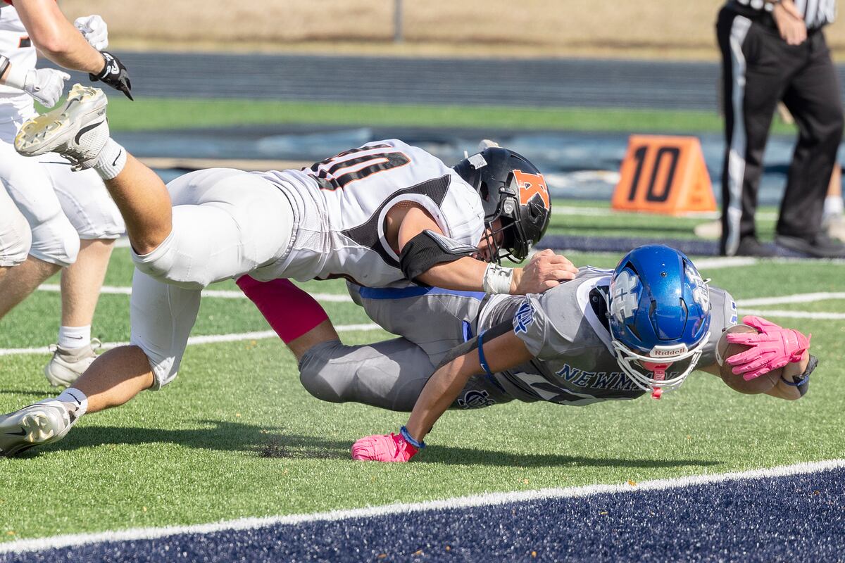 Photos: Newman beats up on Kewanee in Week 8 football – Shaw Local