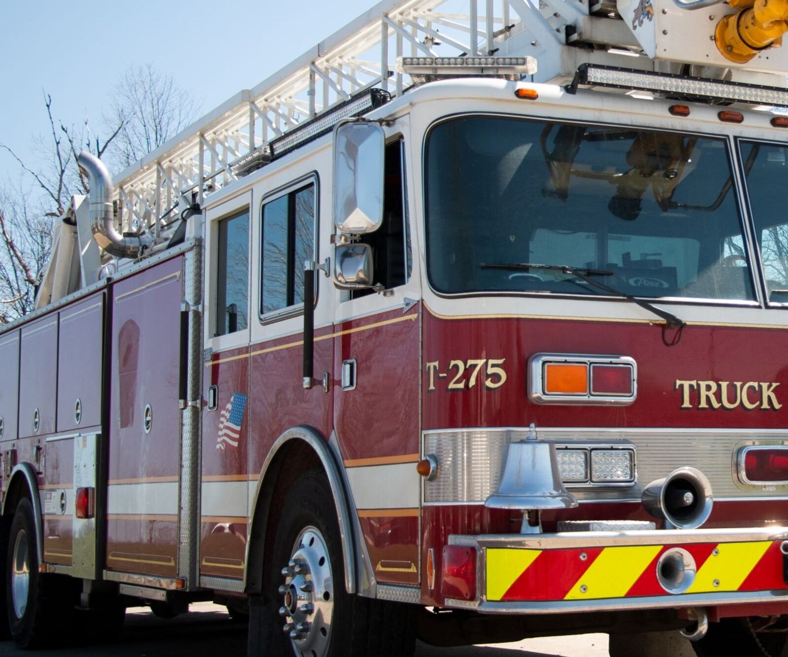 Off-duty Crystal Lake firefighter uses garden hose, helps contain fire ...