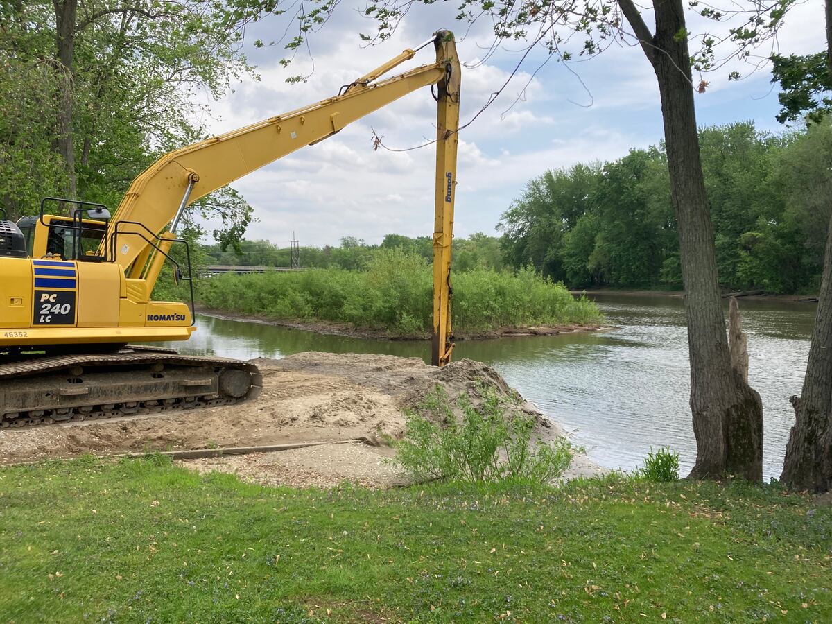 Sediment removal project nearing halfway mark – Shaw Local