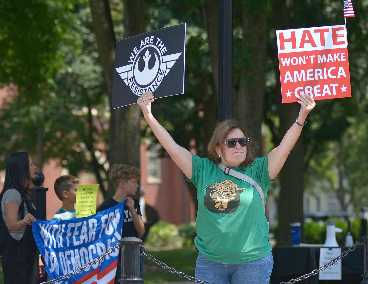 Photos:‘Rage Against the Regime’ protest in Ottawa – Shaw Local